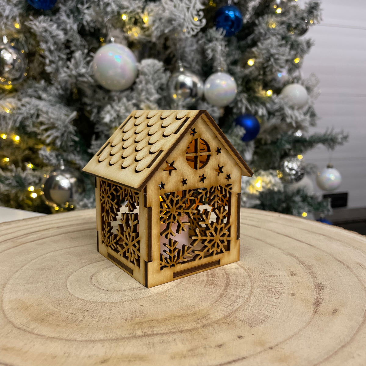 Illuminated Snowflake House – JT Workshop